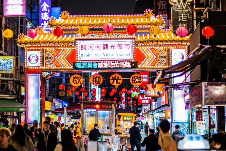Taiwan vs Thailand: Which is Better To Visit In 2023? - A Backpacker's ...