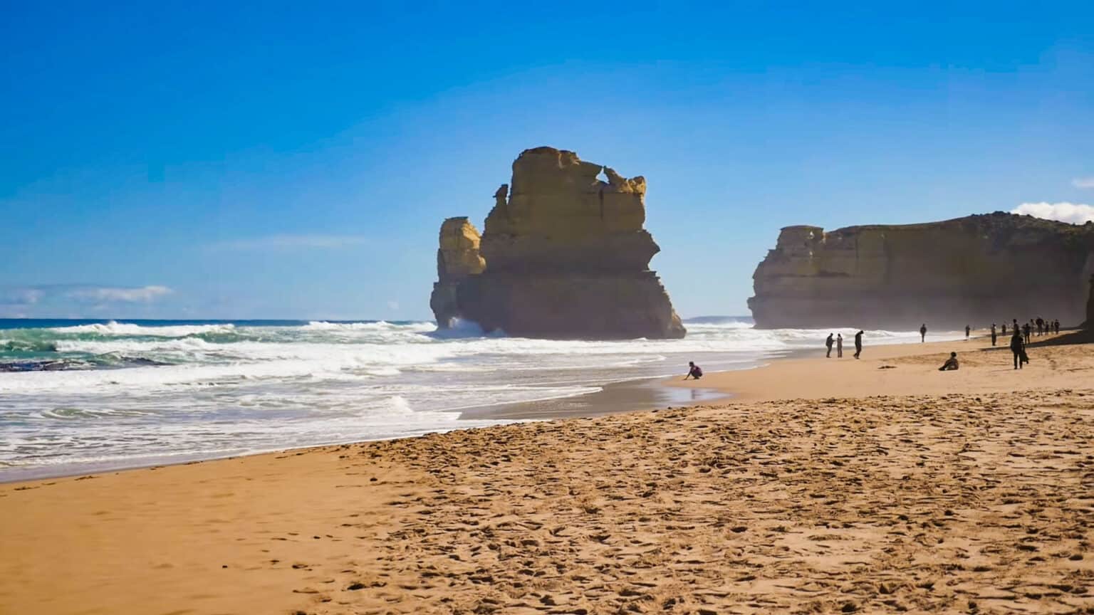 11 Best Great Ocean Road Tours To Take In 2024 - A Backpacker's World